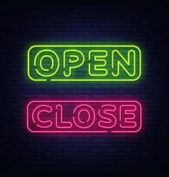 Realistic 3d detailed open and closed signs set Vector Image